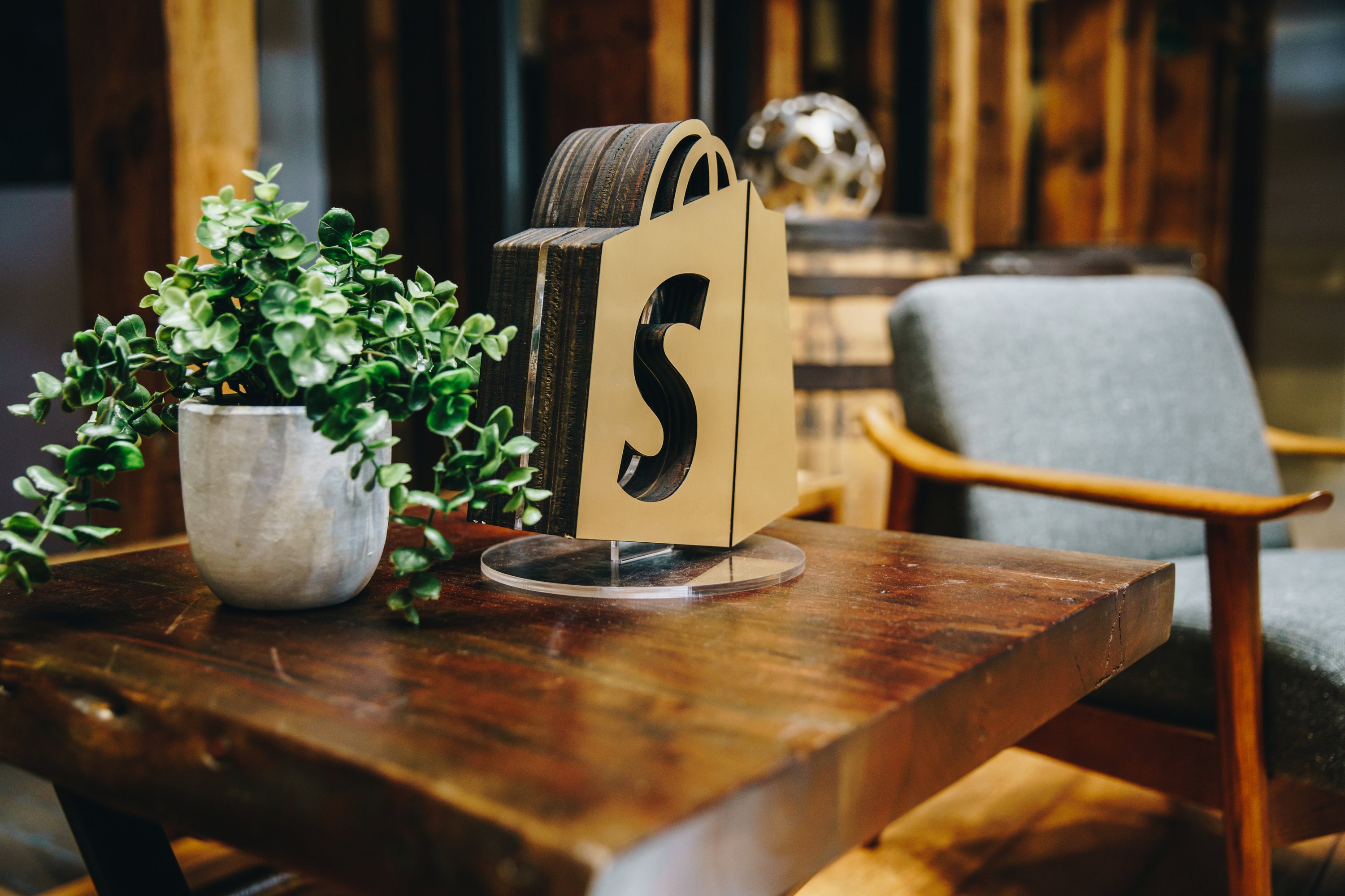 PifyApp - Help you to build a customized shopify store